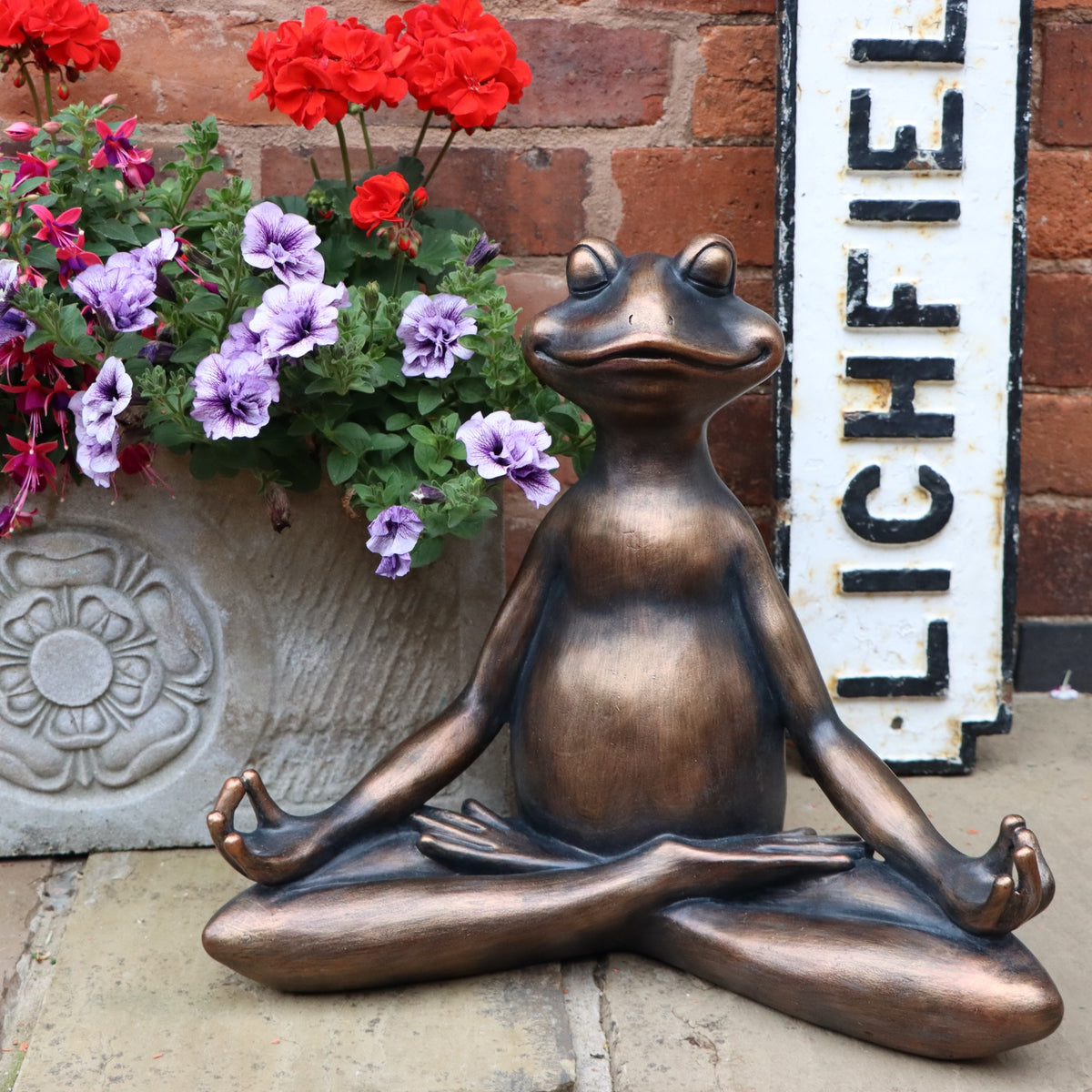 Yoga Frog - Lotus Position – Bentley & Bo